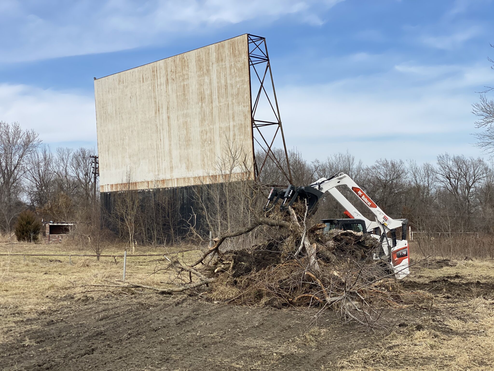 TeePee Drive-In has been sold, may open by summer 2021 – Sapulpa Times