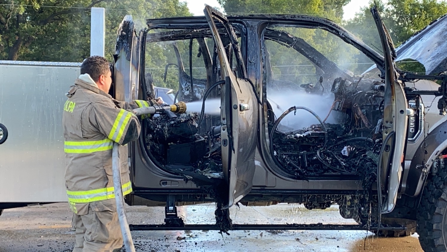 Photos: Fire engulfs truck during Monday morning rush hour – Sapulpa Times