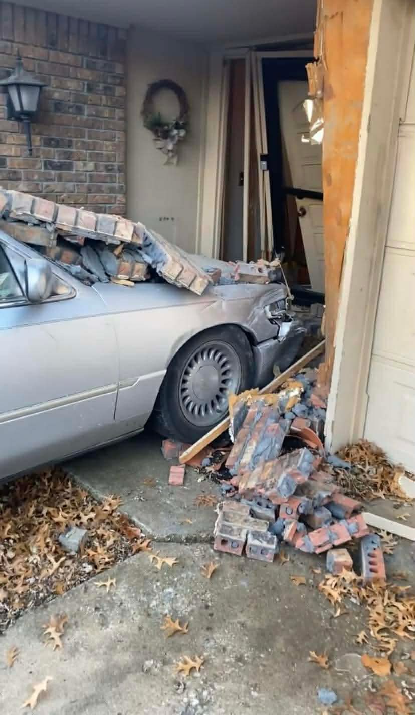 PHOTOS: Woman arrested after crashing car into Sapulpa home where her ...